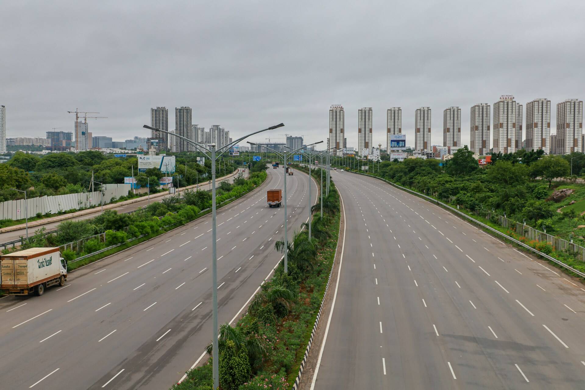 LNG: powering commercial trucks| ExxonMobil in Asia Pacific