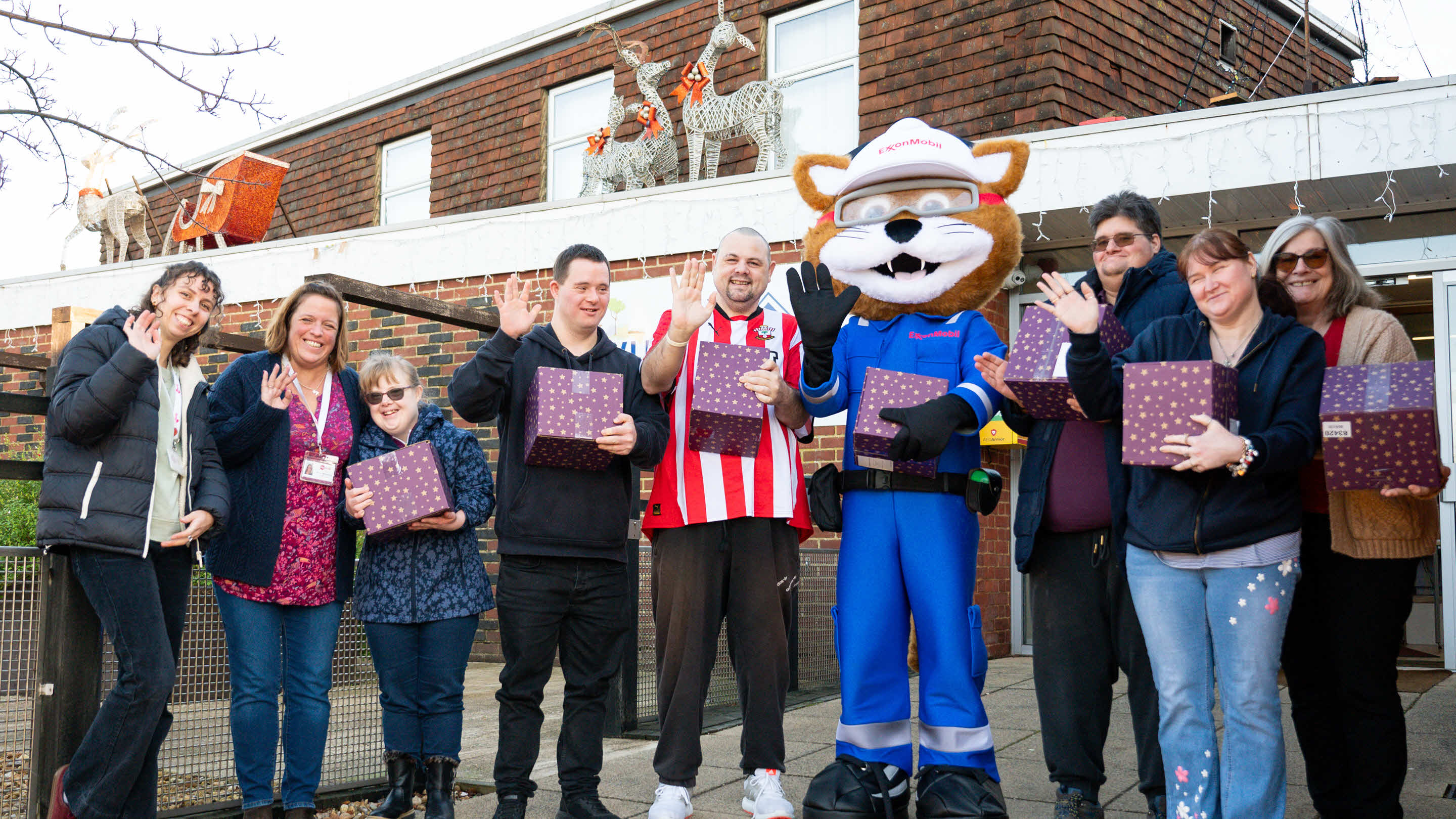 ExxonMobil Fawley spreads Christmas cheer with charity festive hampers ...