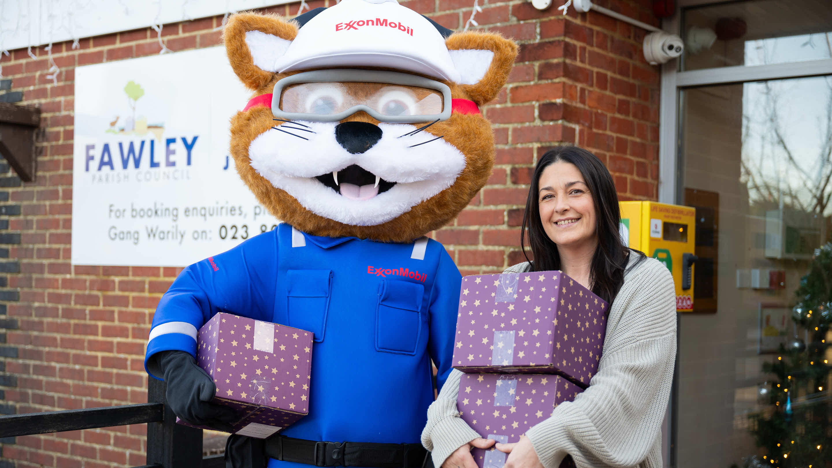 ExxonMobil Fawley spreads Christmas cheer with charity festive hampers ...
